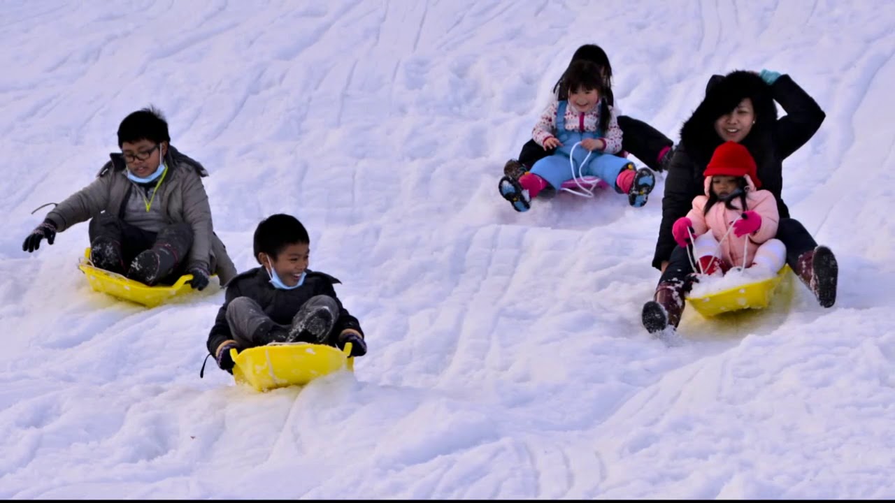 my family first snow experience - YouTube