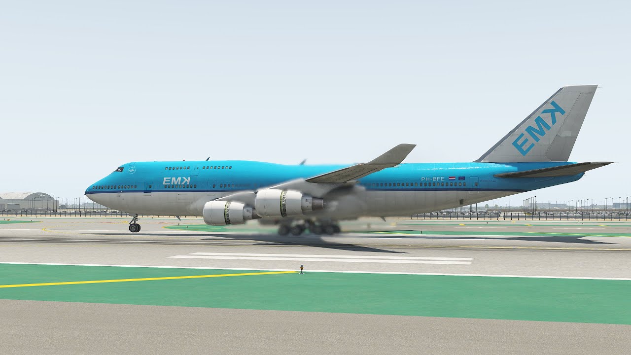 B747 Pilot Became A Hero Because Of This Emergency Landing | XP11 - YouTube