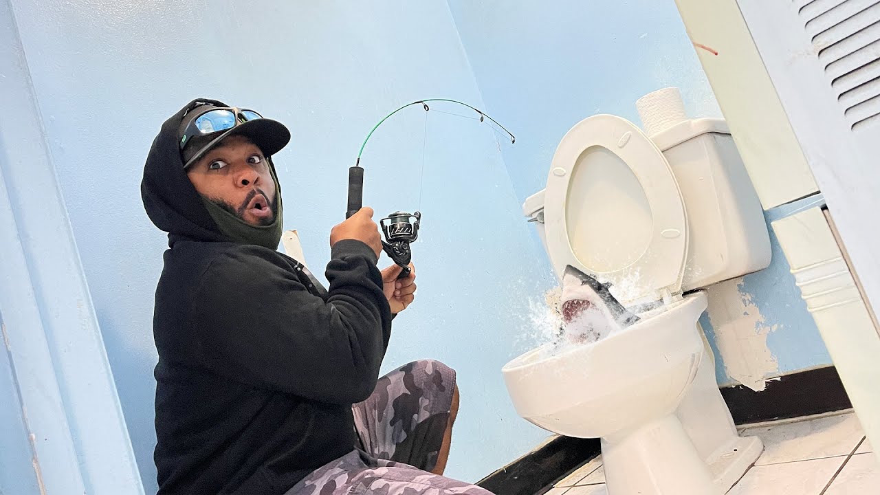 TOILET FISHING! Florida Man Catches Fish in Toilet - YouTube