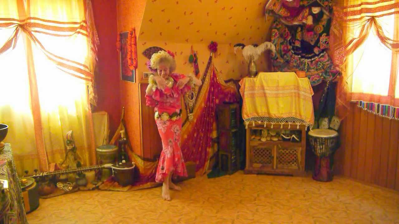 Wahine Ilikea (Hula Hawaii) - YouTube