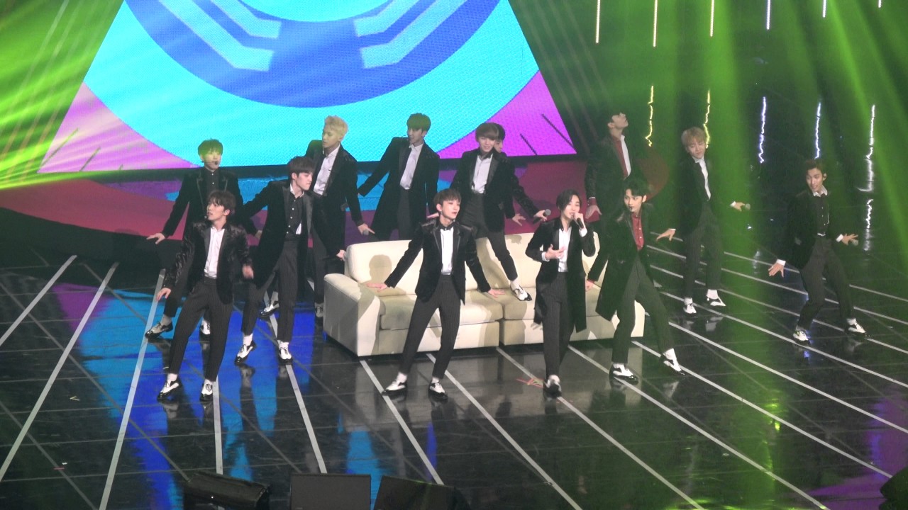 [FANCAM] 161116 세븐틴(Seventeen)_예쁘다 (Pretty U), 아주 나이스(Very Nice) @ AAA ...
