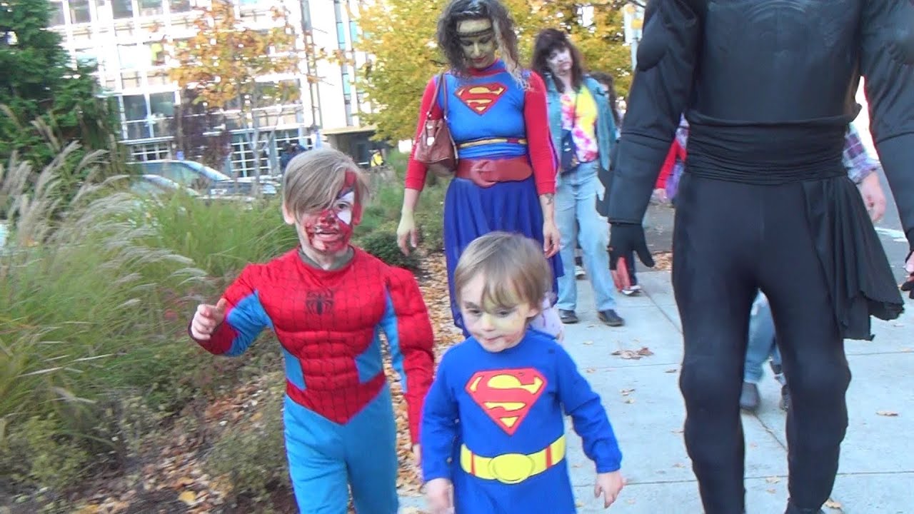 Zombie Walk Portland 2013 - "You gotta be scary! Game On!" - YouTube