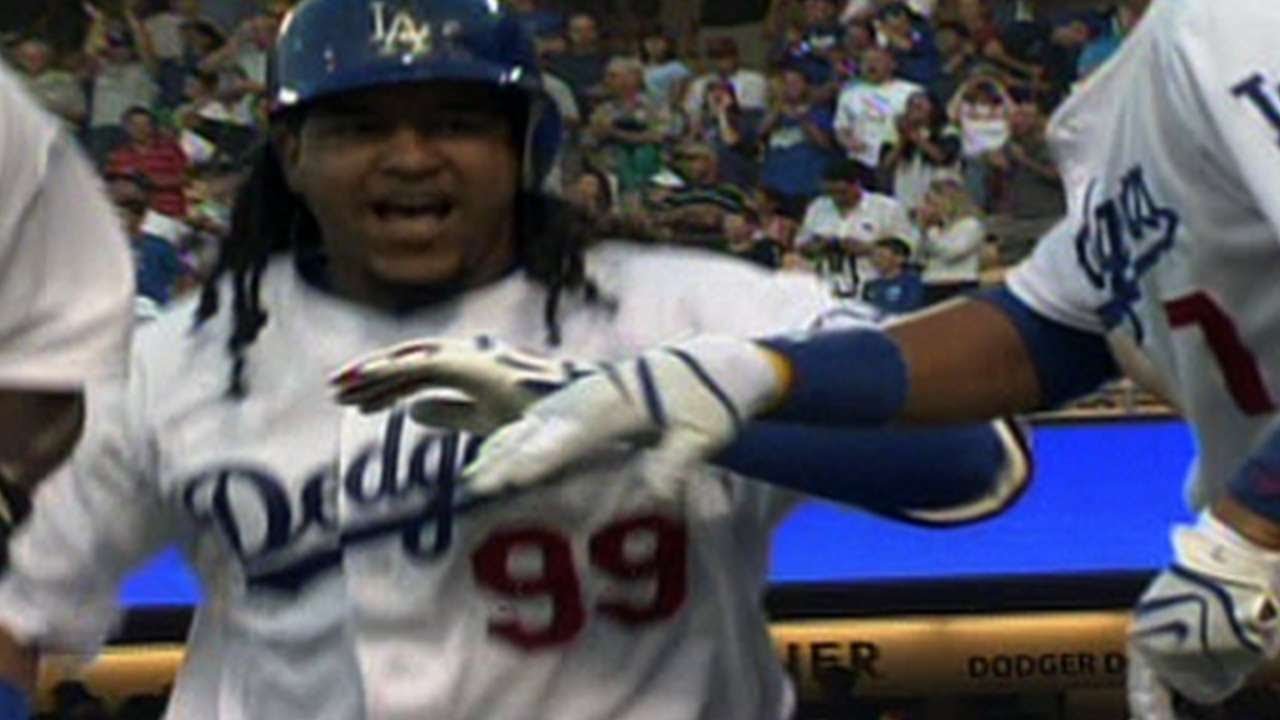 ARI@LAD: Ramirez hits his first home run as a Dodger - YouTube