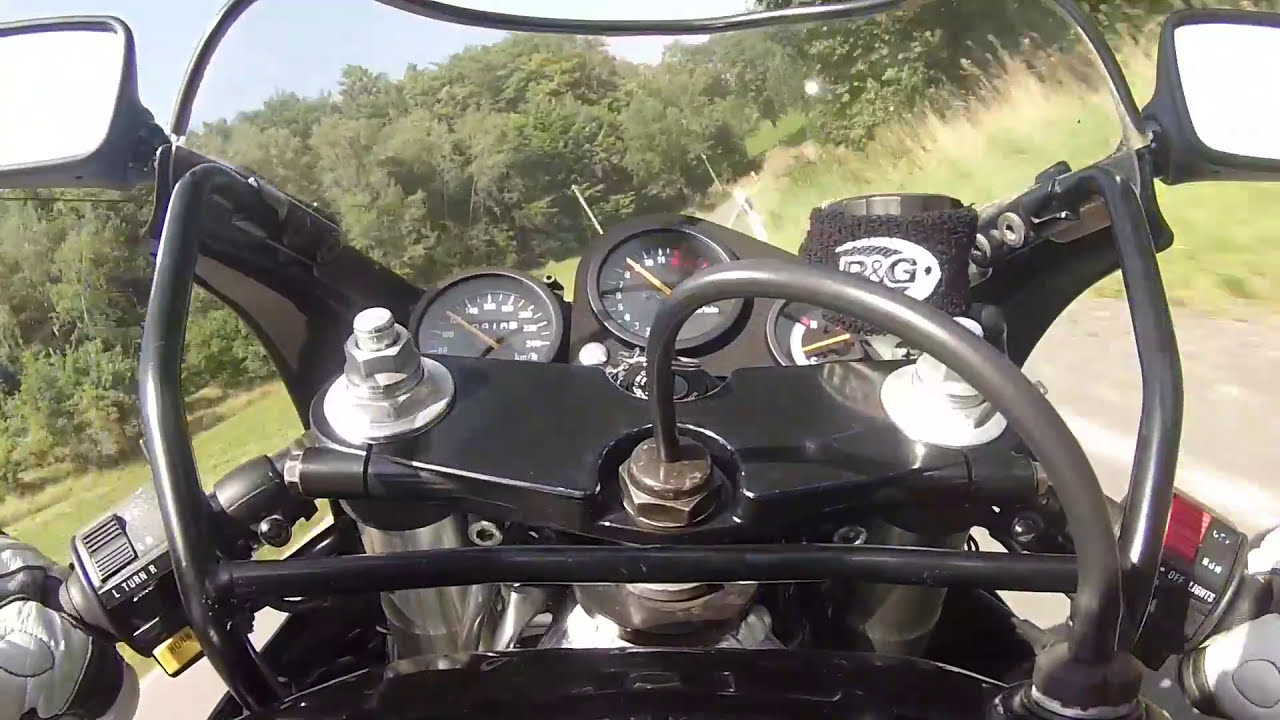 Suzuki RGV 250 vs getting old - YouTube