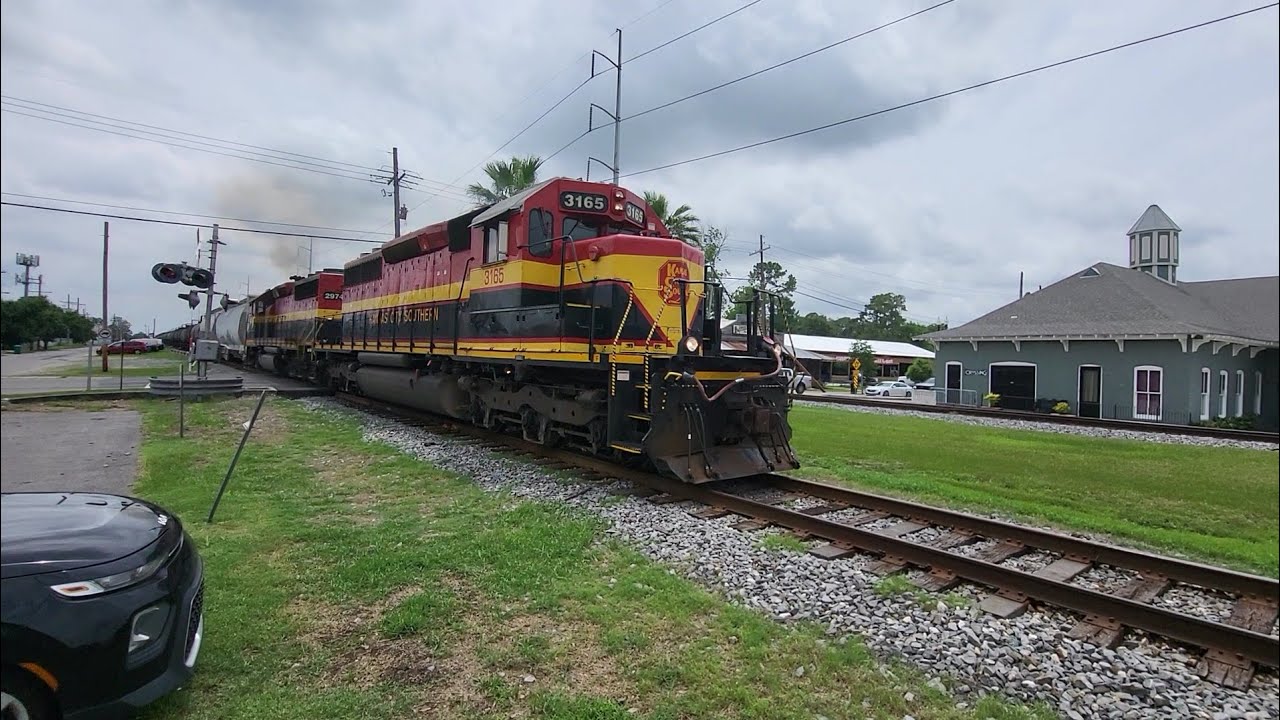 ThaTrainMaster Train Watching 24 KCS 3165 ( EMD SD40-2) 2974 (GP40-3) May 14 2024 - YouTube