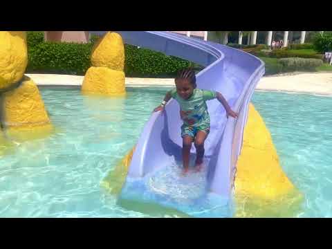 Oops! Toddler Slide Mishaps and Laughter Galore! 😅 #waterpark #slide