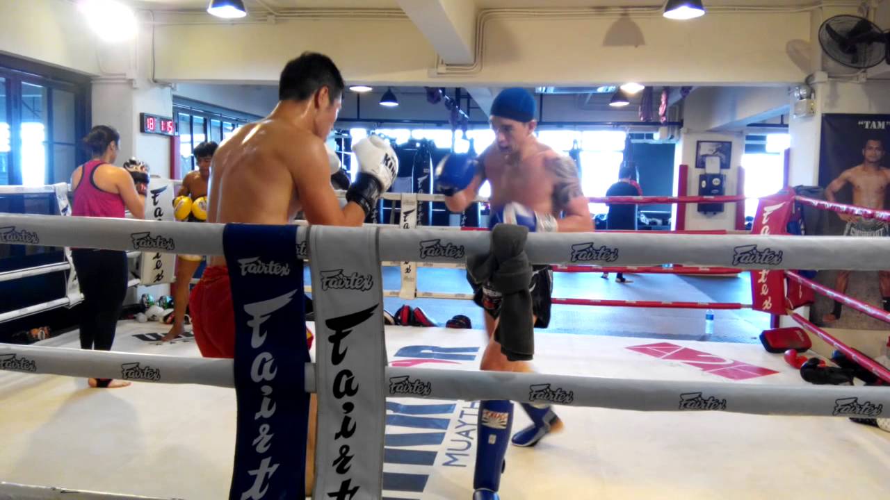 Warrior spar andy n ross 2014Dec - YouTube