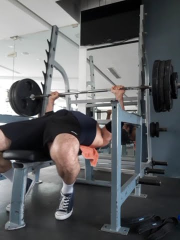 150KG/335lb Dead bench - YouTube