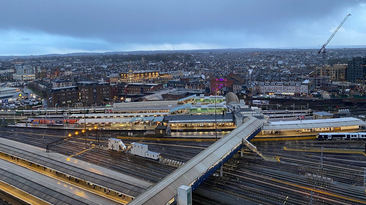 City lights | Clapham Junction Station 01/03/24 - YouTube