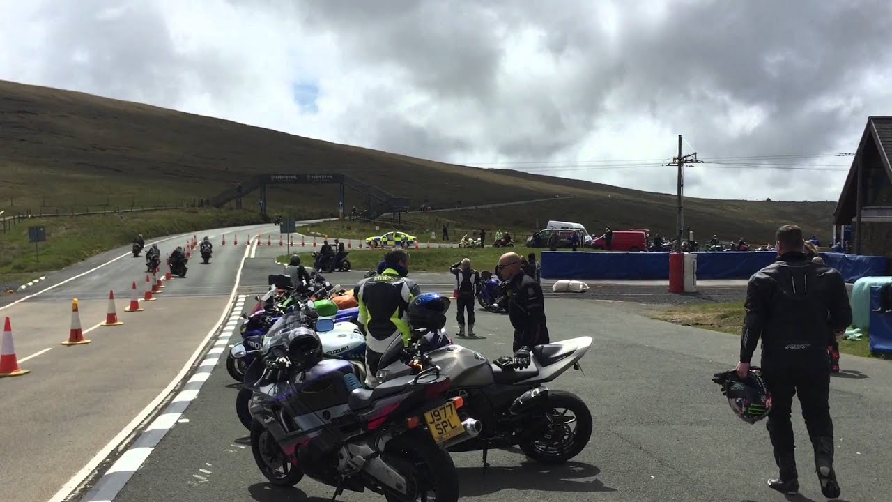 Isle of Man TT 2015 One Way Mountain Road - YouTube