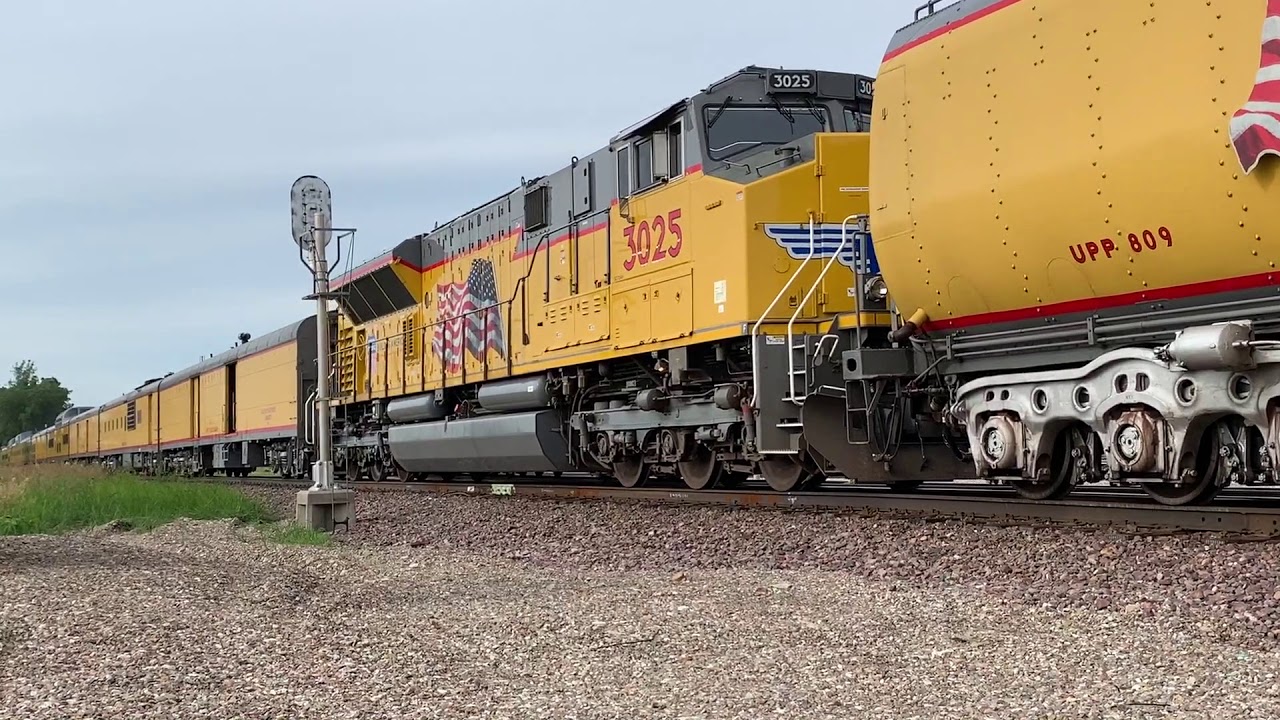 Union Pacific Big Boy 4014 - YouTube