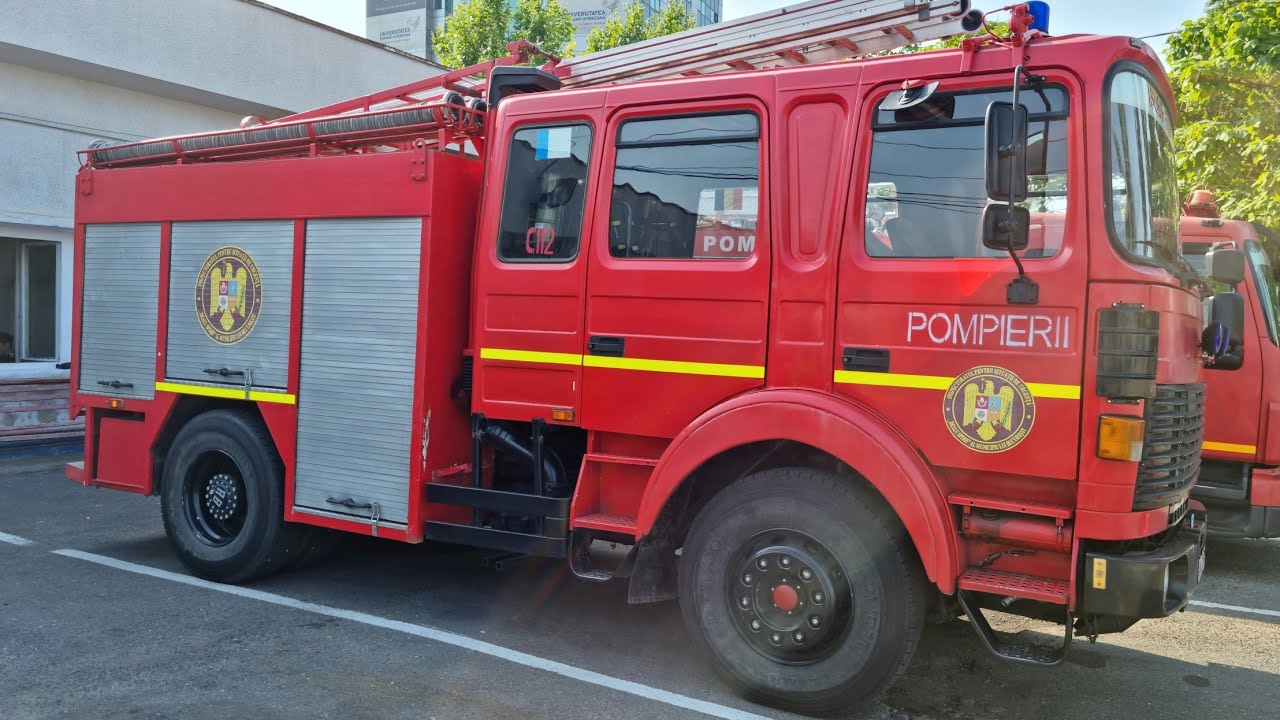 Camion De Pompieri Roman Diesel Echipat Pentru Descarcerare - YouTube