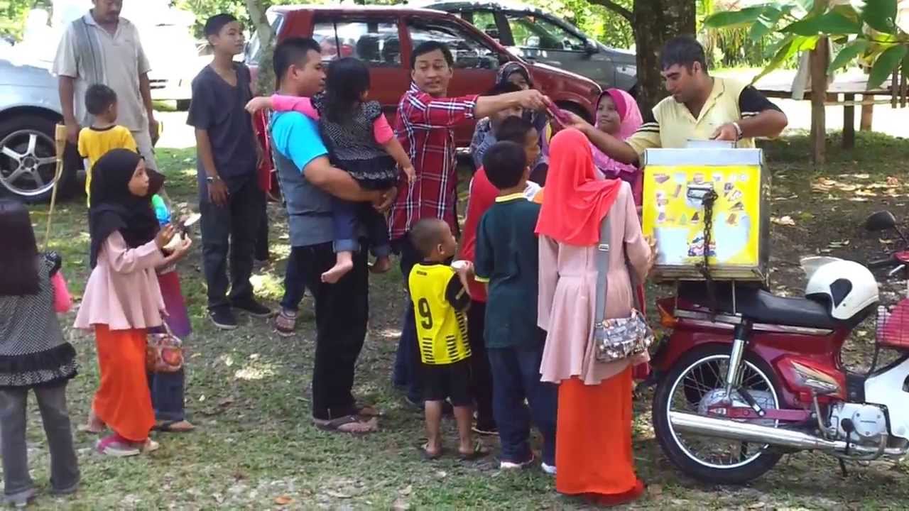 Riang Ria Raya bersama IceCream - YouTube