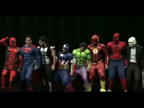 Marvel ve DC Halay ekibi.Deadpool Hulk Süpermen İronman Spiderman Kaptan Amerika Flash Halay çekiyor