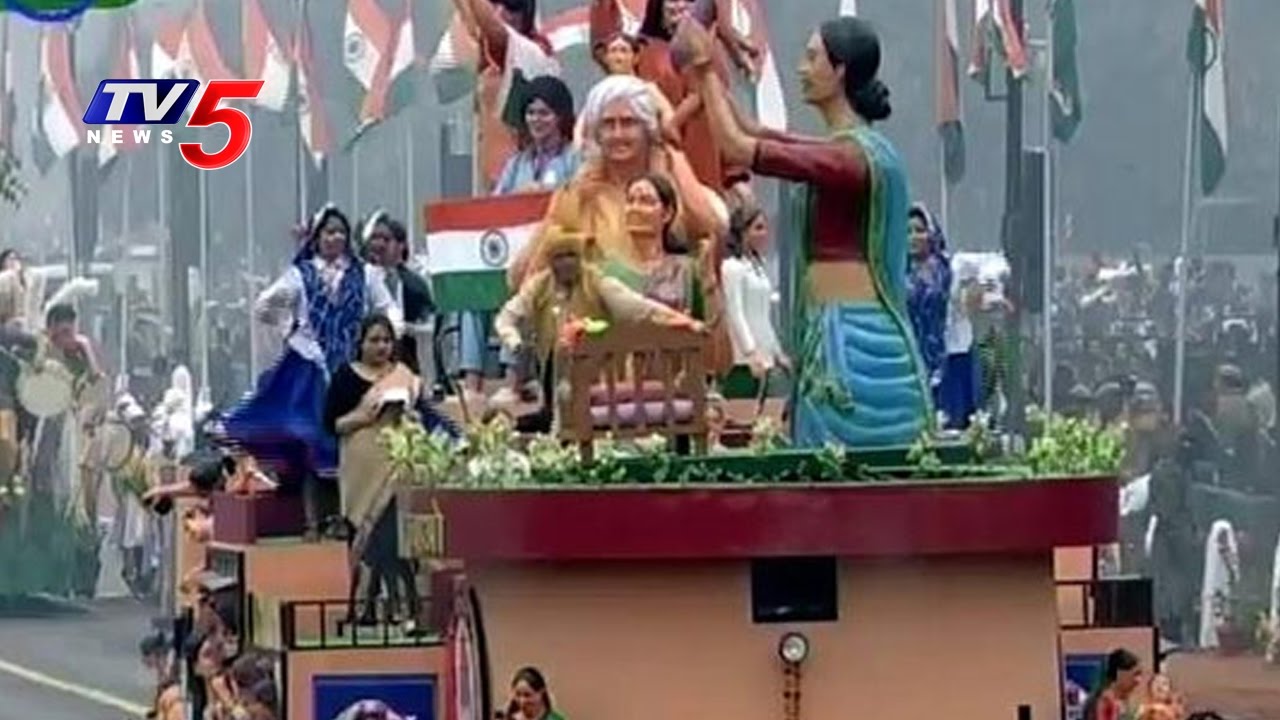 68th Republic Day Parade in Rajpath: All Indian States Tableau ...