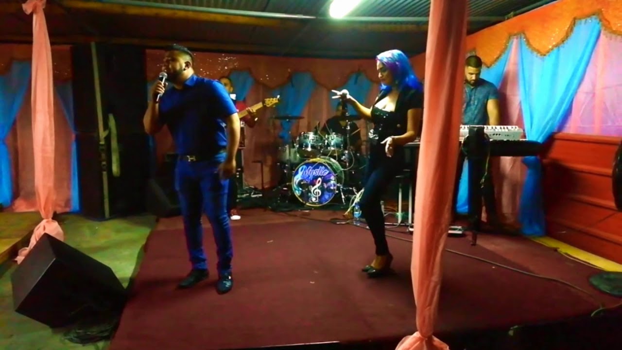 Gerua (live) Maticoor Night - Mystic feat. Ria Ramaya & Prakash ...