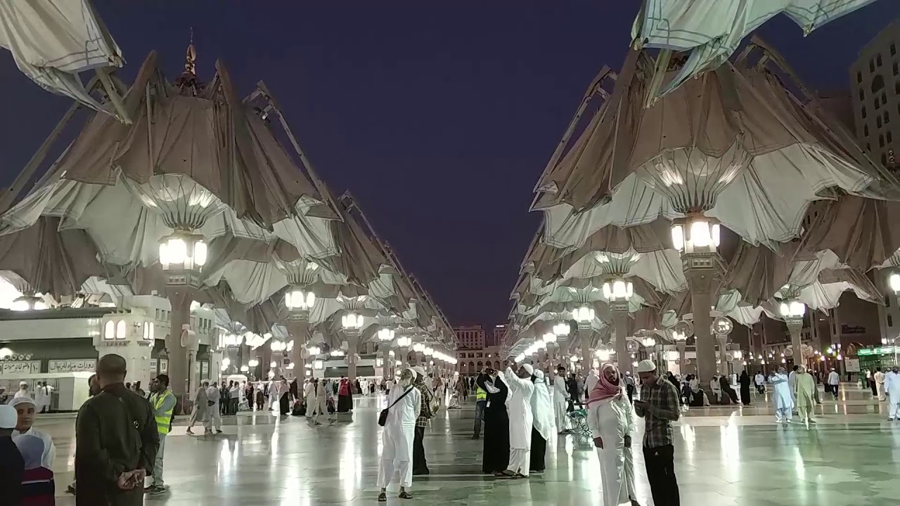 Detik-detik terbukanya payung-payung raksasa di Masjid Nabawi - YouTube