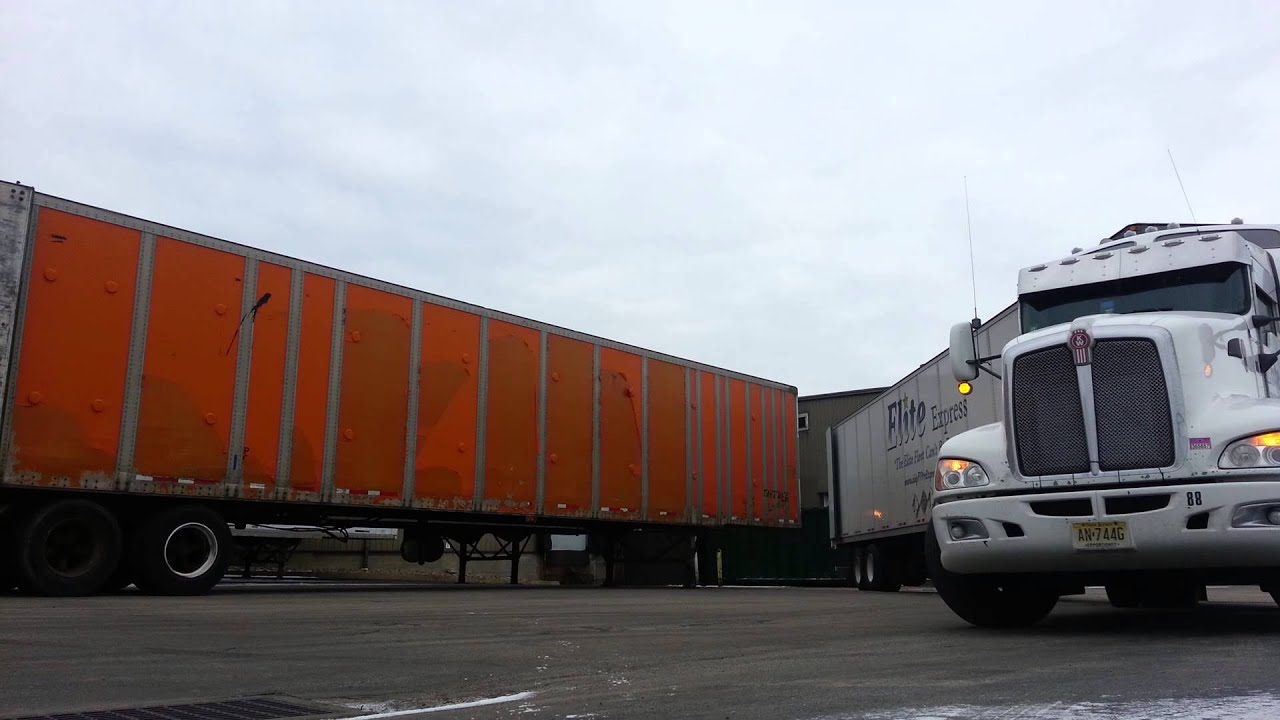 Blind side backing a semi truck - YouTube