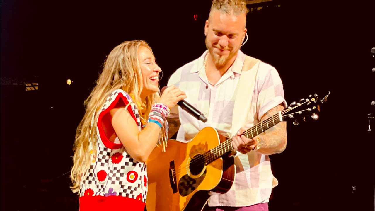 Brandon Lake and Lauren Daigle // Acoustic // Graves Into Gardens ...