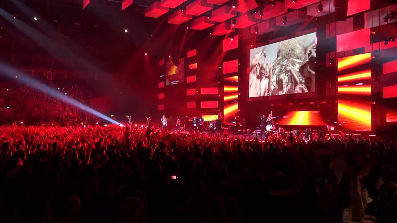 LZ7 - Give out the love (live) (clip recording) - EO Jongerendag 2013 ...