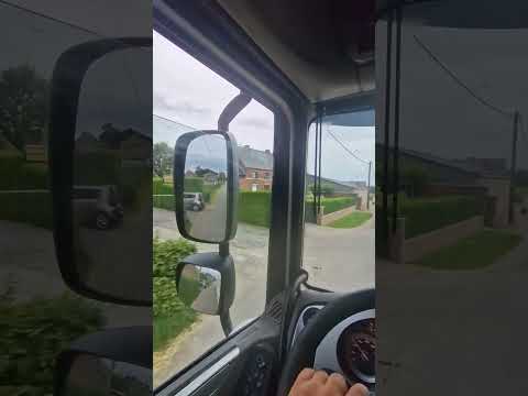 Belçikanın dar köy yollari Soignies/Belçika