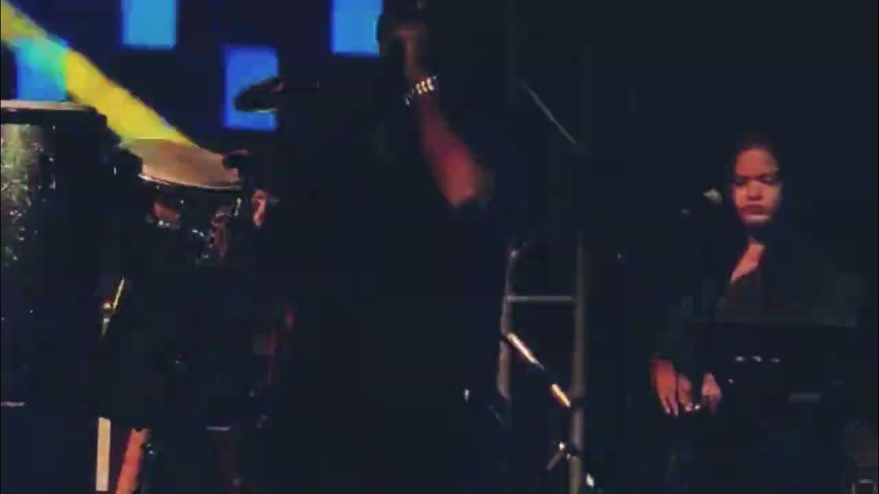 Wasthi Live Performance සැපද තව ඕනා…. - YouTube