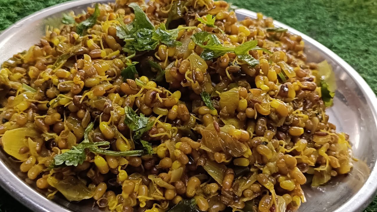 आजीची पद्धतीची मटकीची भाजी | Matkichi Bhaji | Matki Batata bhaji ...