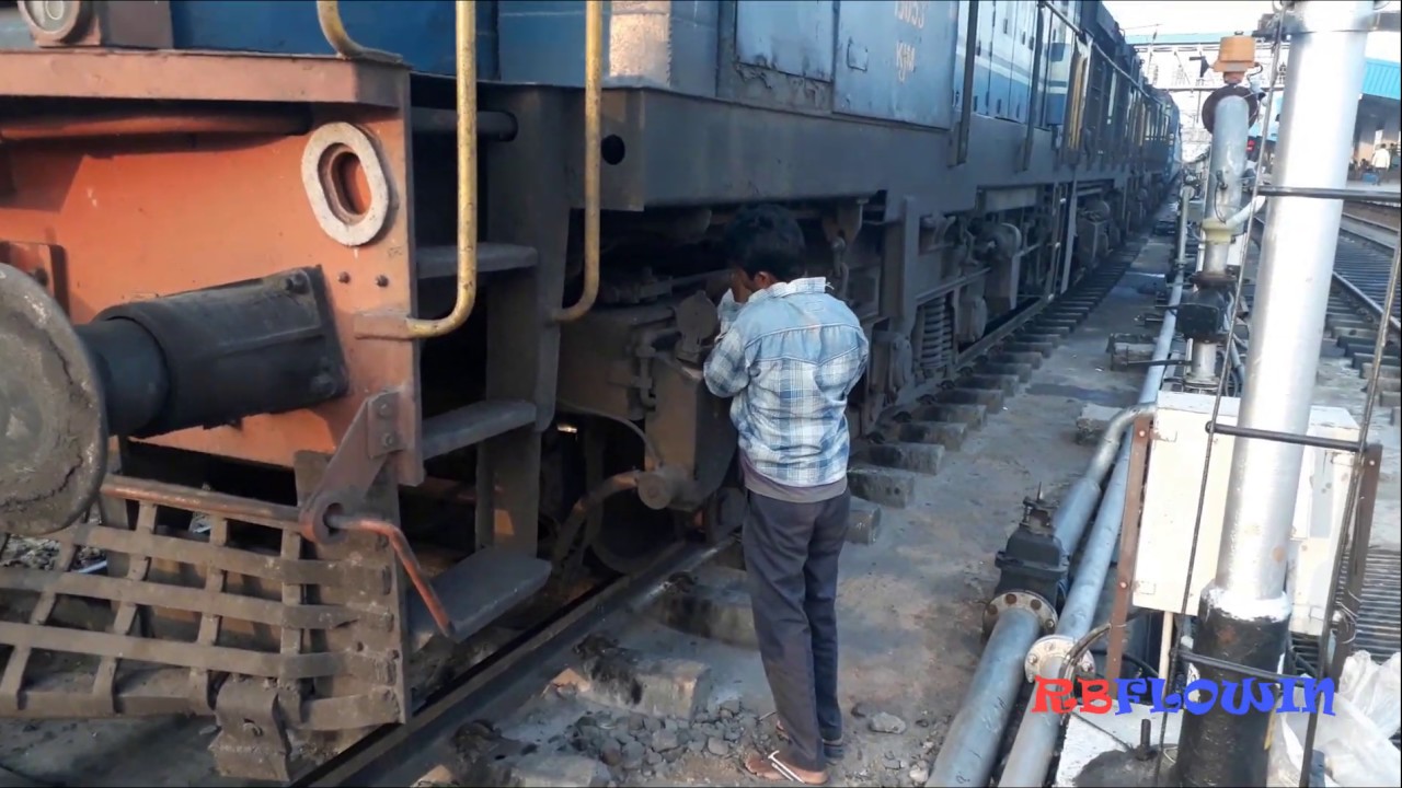 Pouring Sand in a Diesel engine, ALCO Locomotive WDG3A , INDIAN ...