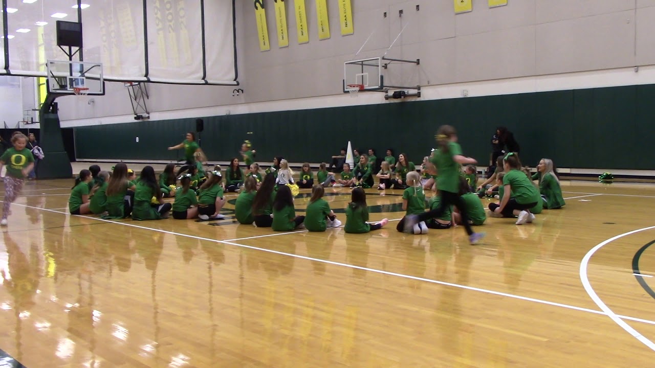 2020 Oregon Cheerleading Cheer With The Ducks Duck Duck Goose - YouTube