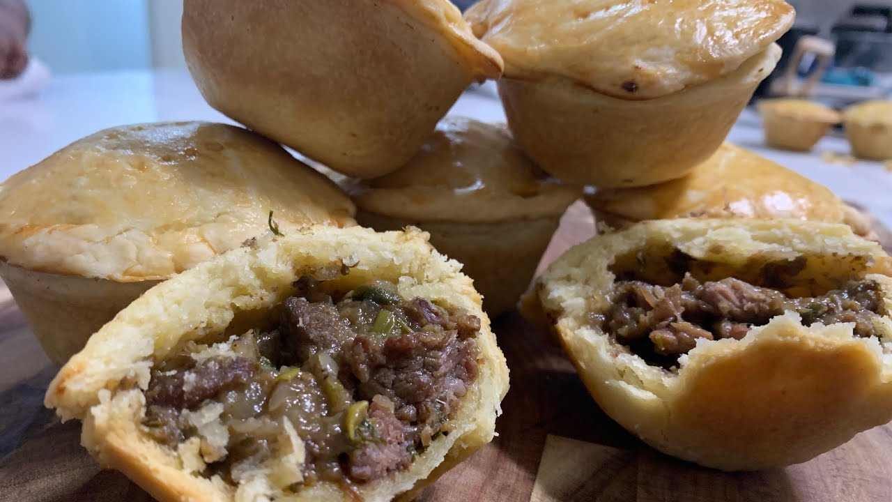 Insanely Delicious Meat Pie In A Muffin Pan 😋😋Meat Pie Recipe - YouTube