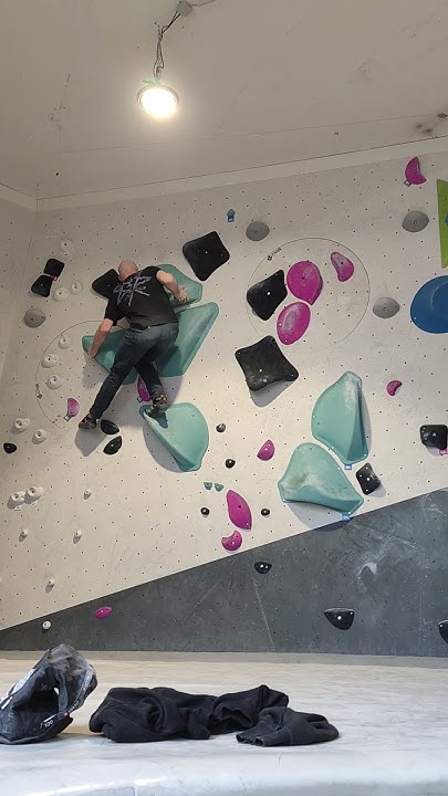 #bouldern #urbanapesnorderstedt türkise 5/8 Sektor 8 diese Beta klappt ...