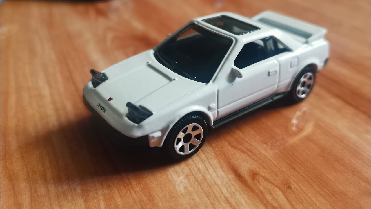 Matchbox - 1984 Toyota MR2 Pop up lights unboxing - YouTube