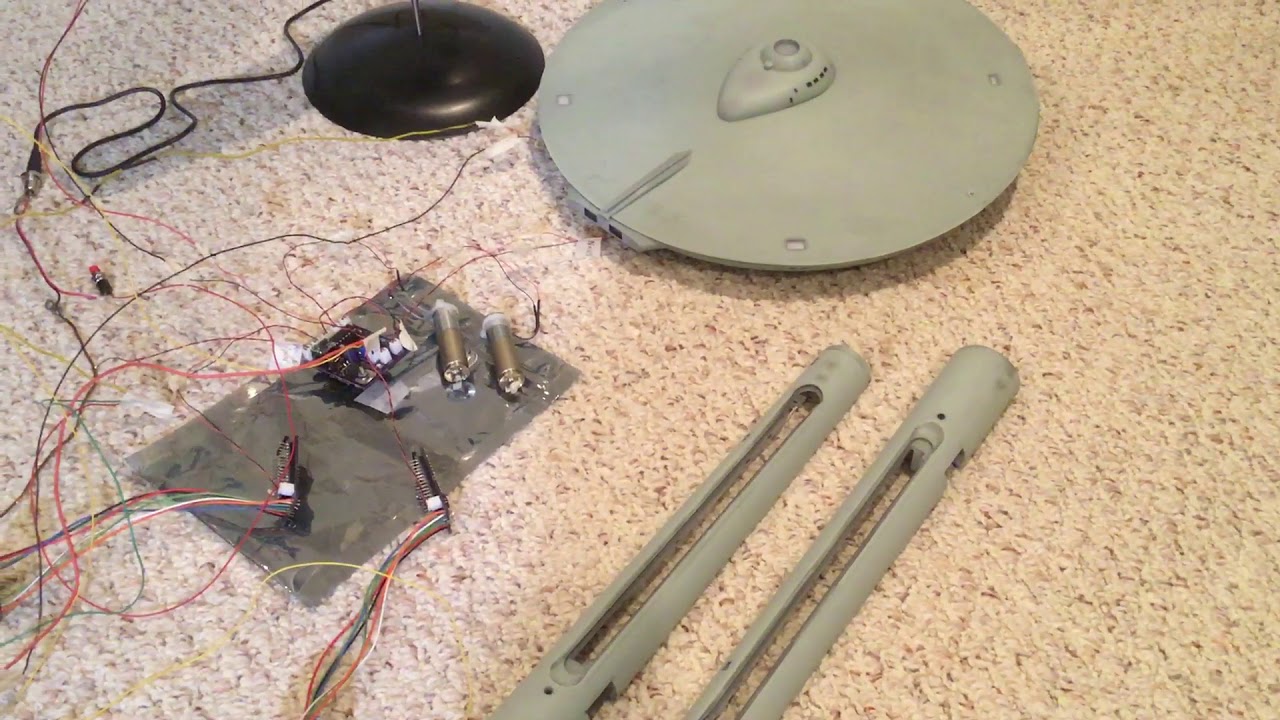 Polar Lights 1/350 TOS Enterprise lighting effects test - YouTube