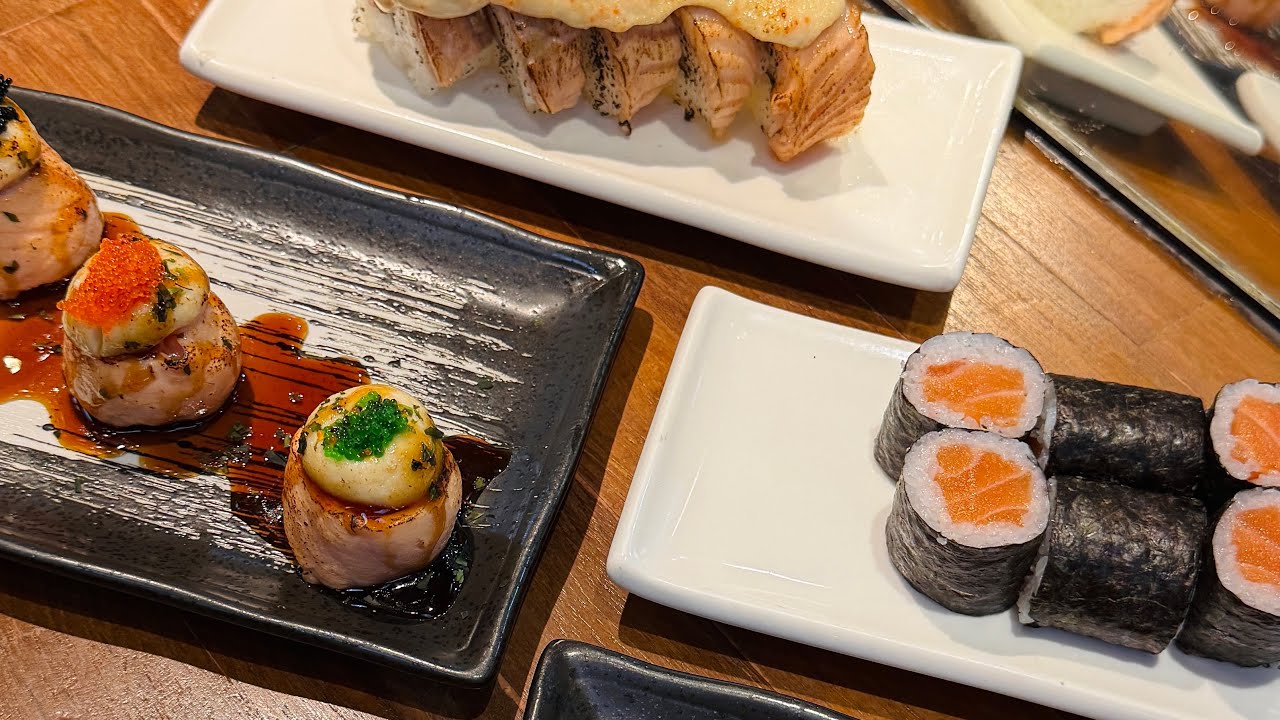 THE BEST SUSHI IN TOWN!! UMAKU SUSHI - YouTube