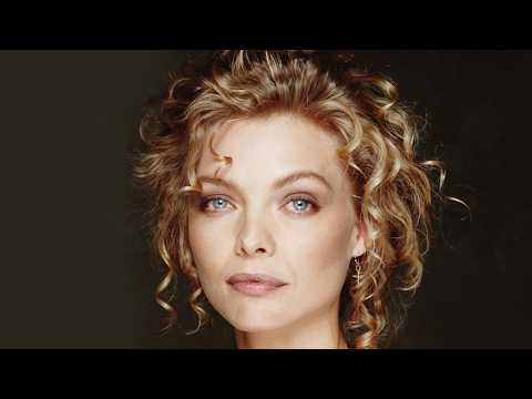 SEXY PHOTOS OF MICHELLE PFEIFFER