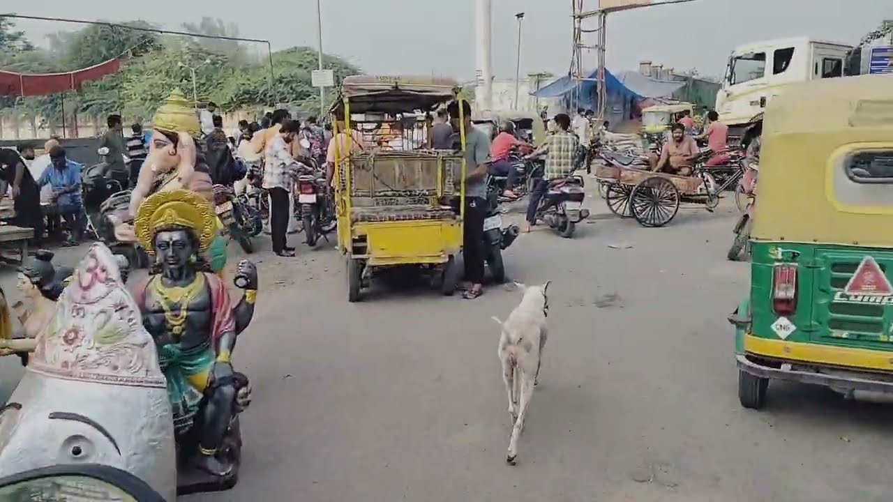 Log kaise kaise bike chalate h 😰 - YouTube