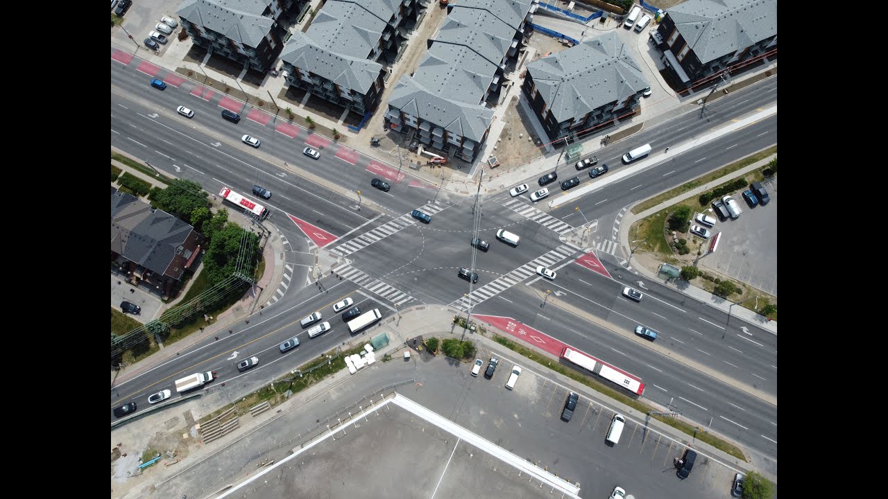 Toronto Intersections: Eglinton Avenue at Danforth Road - Traffic ...