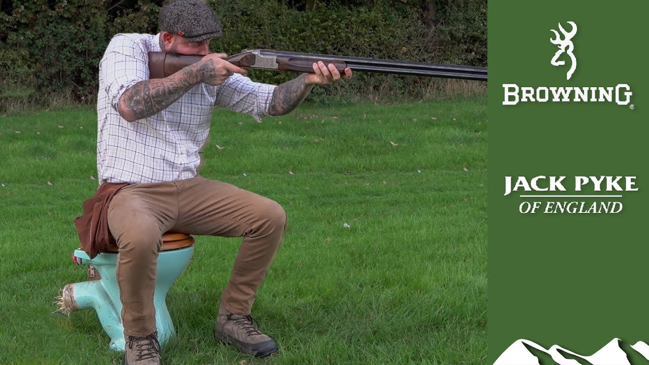 Dan Thor shoots the Bog Rabbit - YouTube
