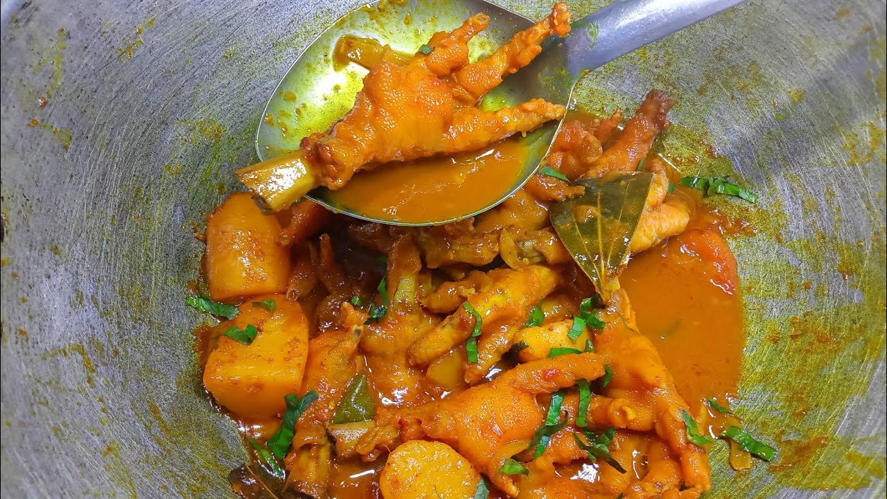 Chicken feet curry with potato recipe | Yummy chicken feet curry ...