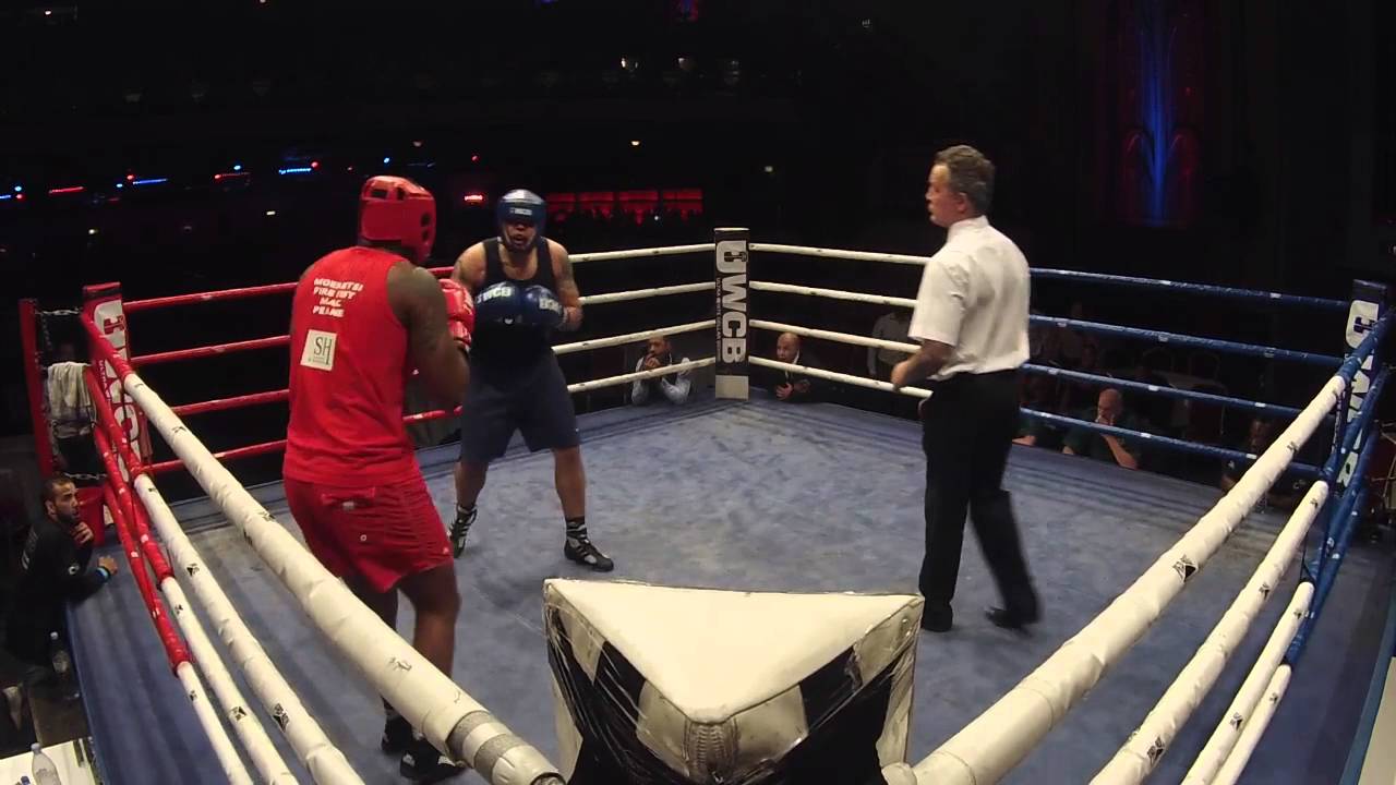 Ultra White Collar Boxing London | Fight 19 - YouTube