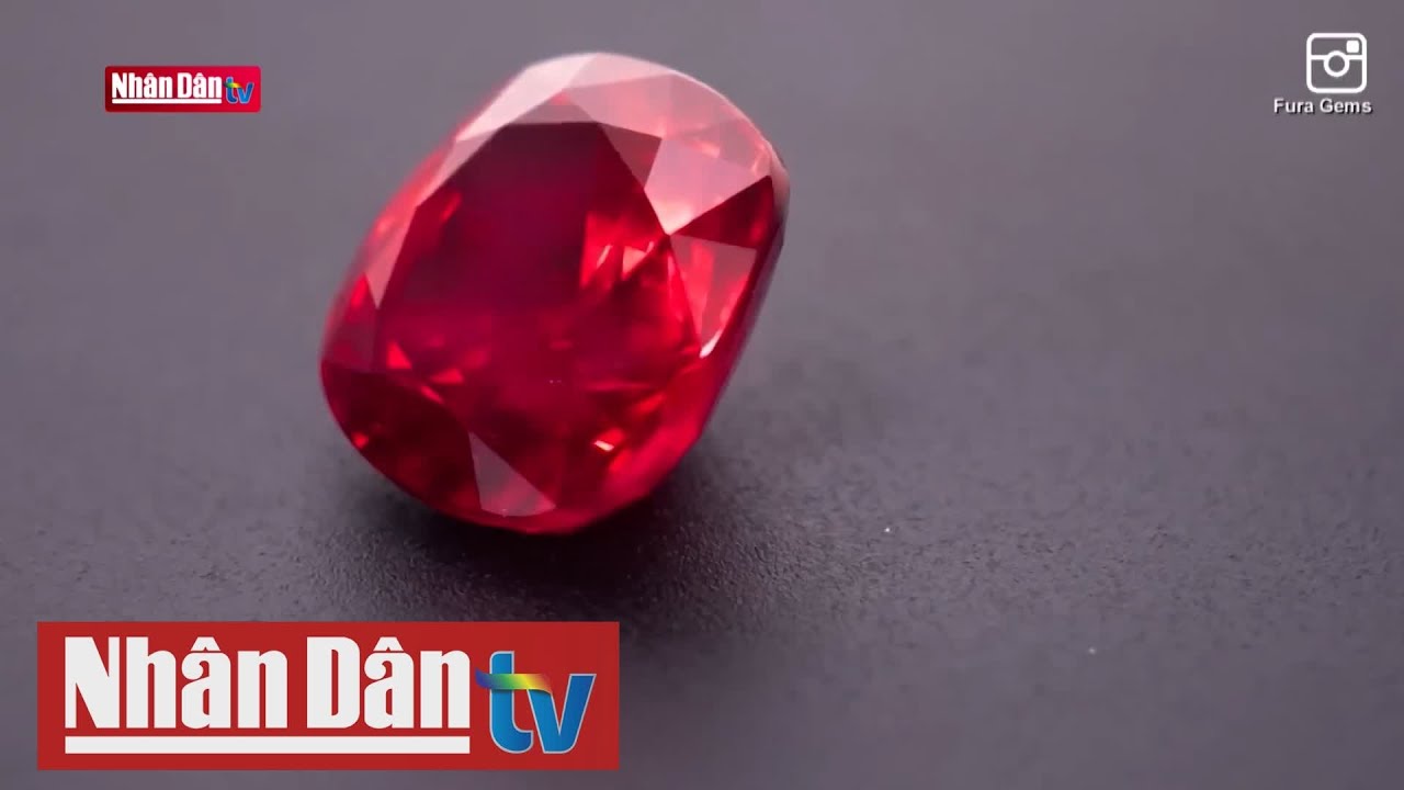 Mỹ đấu giá viên Ruby lớn nhất thế giới - YouTube