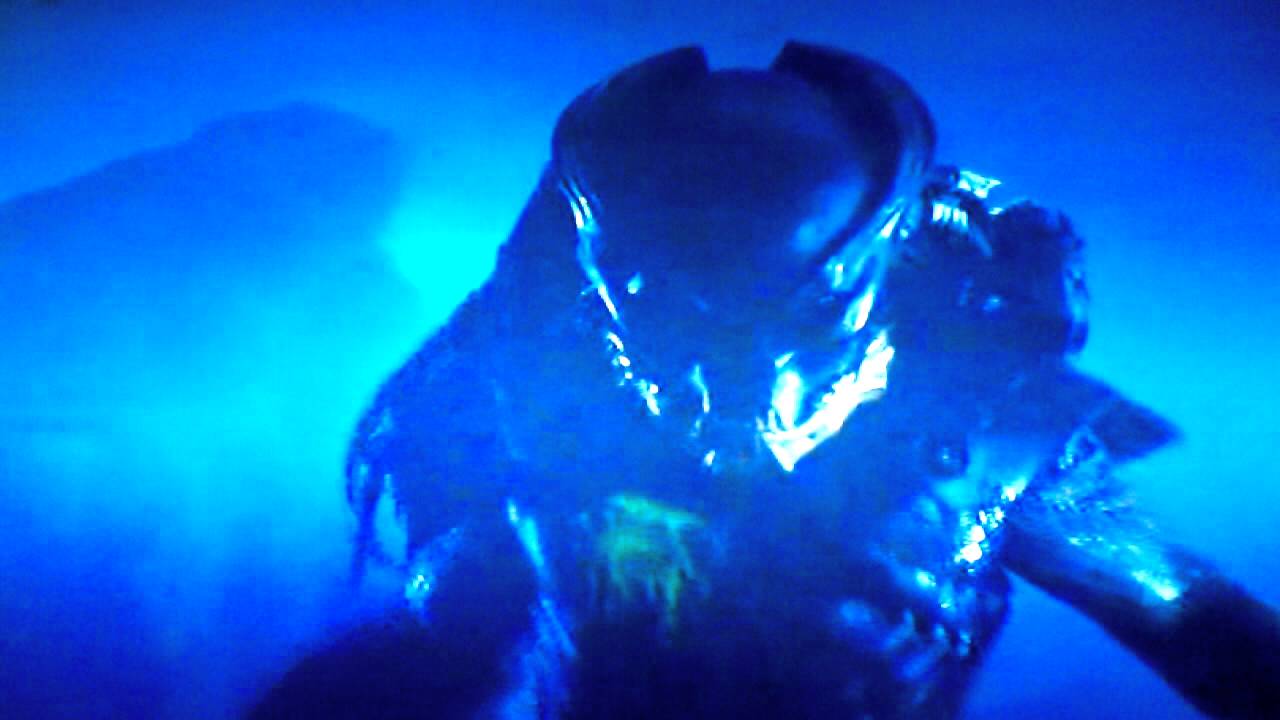 Predators movie spinal decapitation scene - YouTube