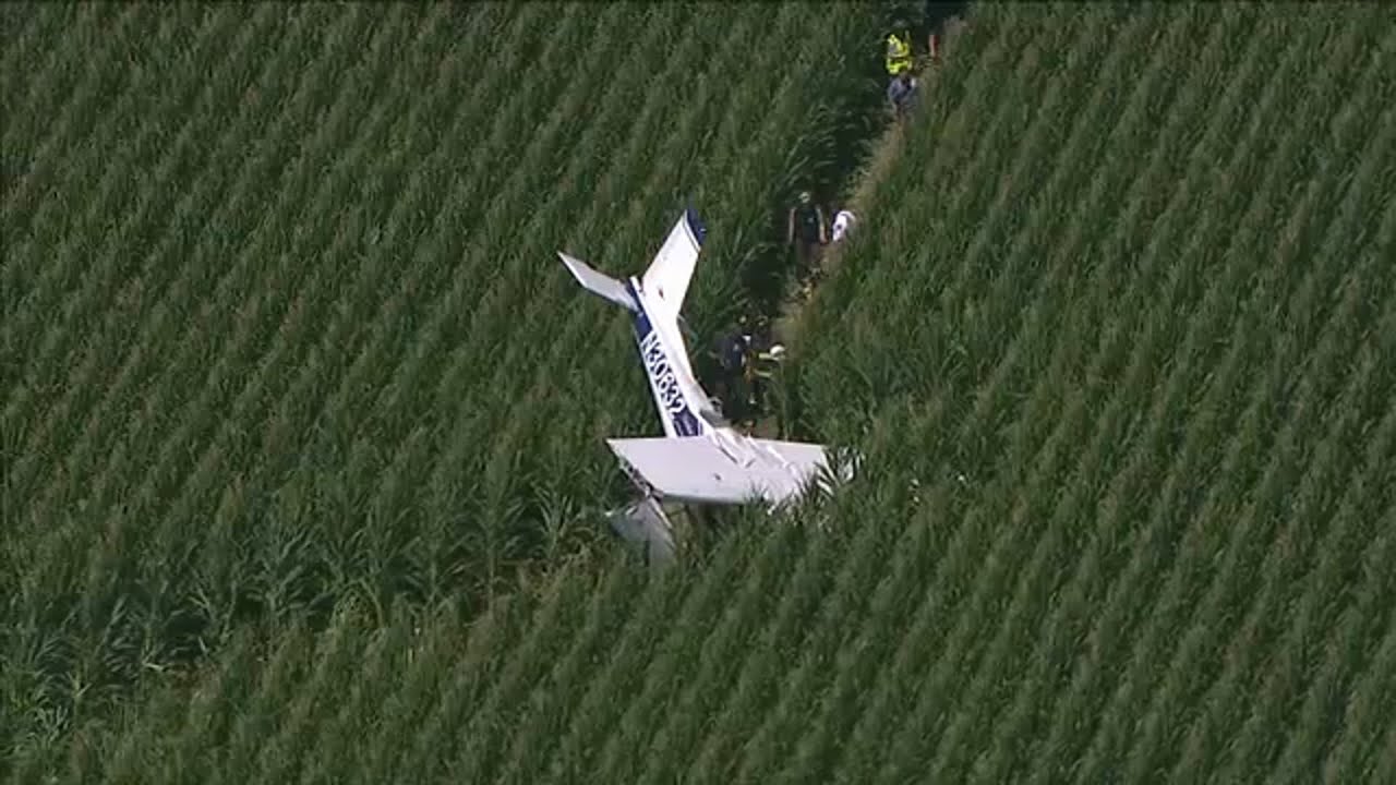 LIVE: Chopper 7 over small plane crash in DeKalb County - YouTube