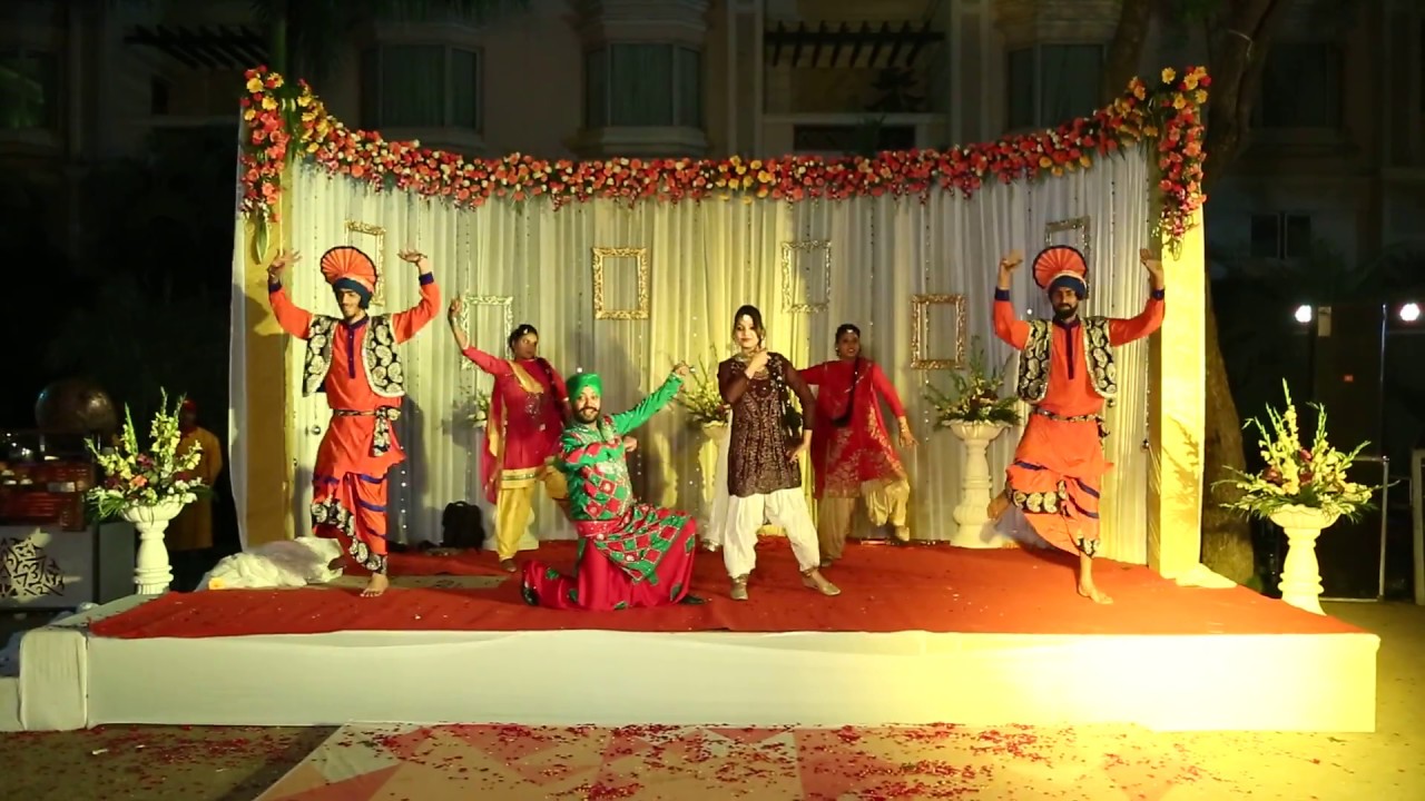 Wedding bhangra dance troupe - YouTube