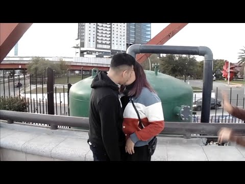 BESO O CACHETADA 14