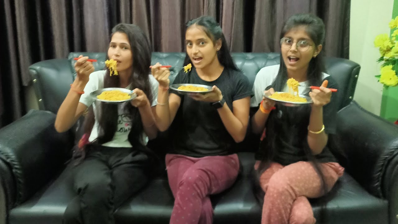 Spicy Maggie Eating Challenge | Maggie challenge | Foodie Girls - YouTube