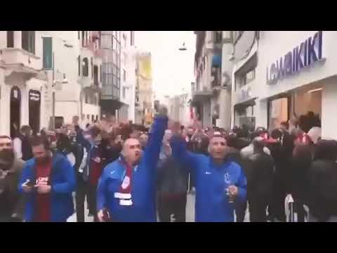 Koyalım Beşiktaş'a - İstiklal kortej