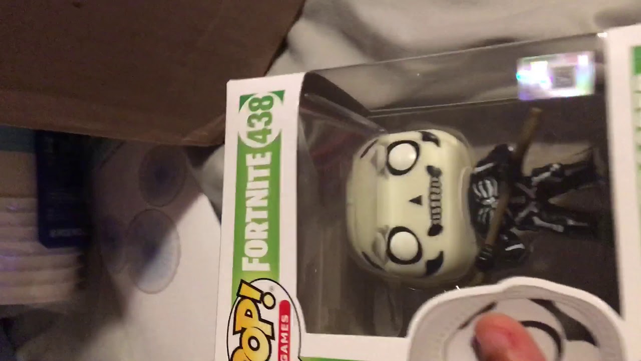 Skull trooper fortnite skin with reaper pickaxe pop - YouTube