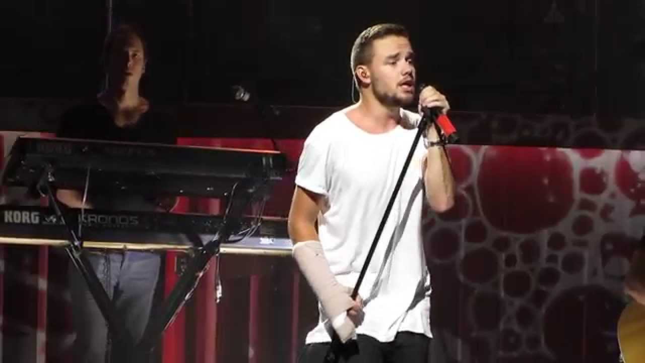 One Direction - Through the Dark Charlotte 9/28/14 - YouTube
