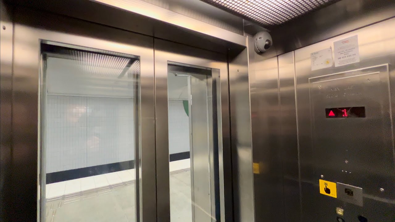 1998 KONE Traction Elevator @ Aspudden Subway Station, Hägersten ...